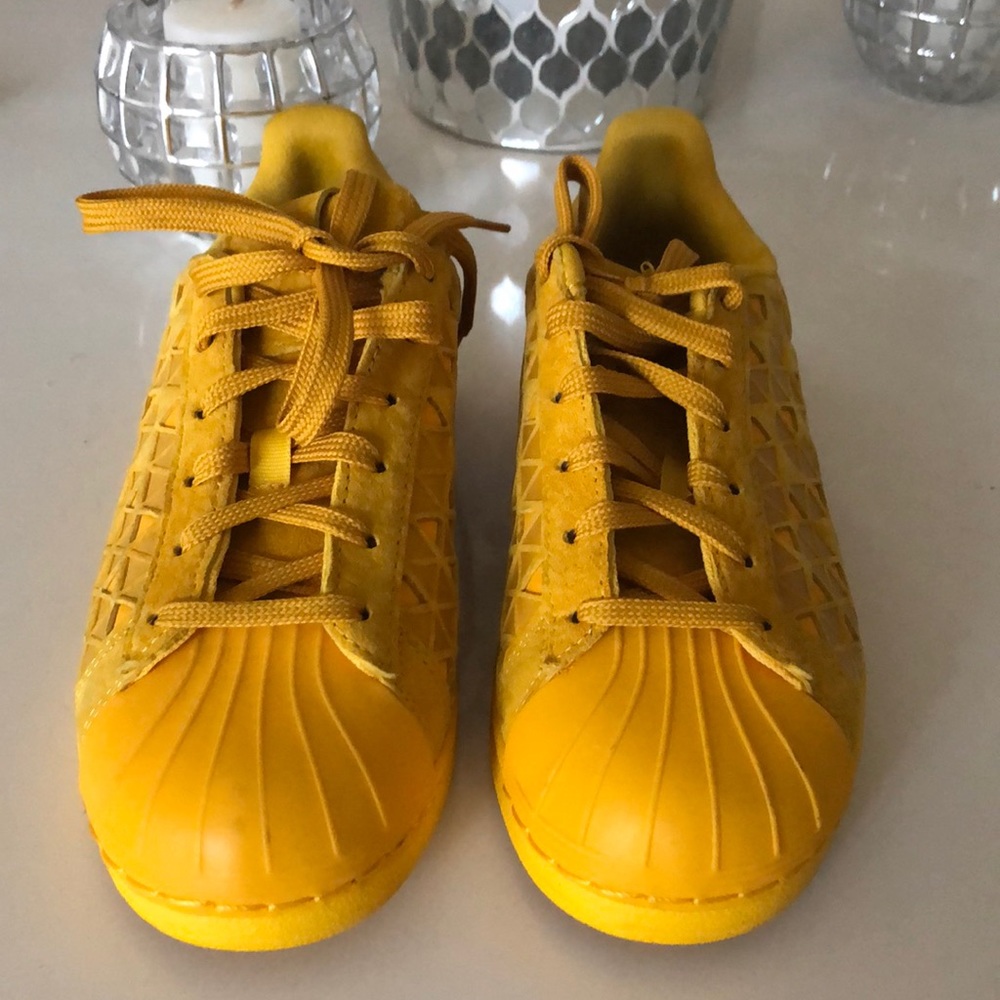 Mustard/Yellow Adidas Classic Shell Toe - Gem